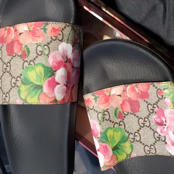 Gucci | Shoes | New Authentic Gucci Flip Flop Sz 1 Make Offer | Poshmark